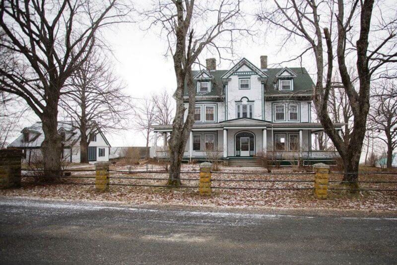 Inexpensive N.S. mansion that captivated Internet is sold over asking