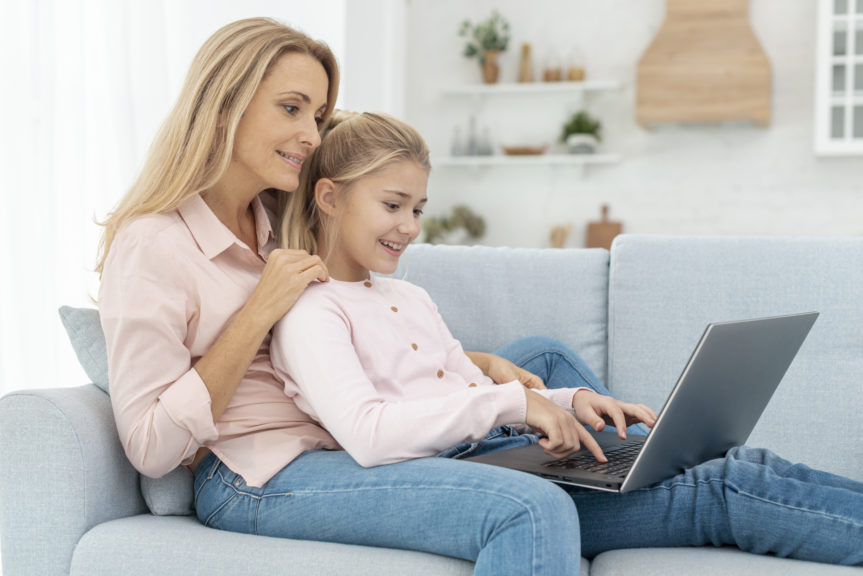What to look for in a kids’ bank account - MoneySense